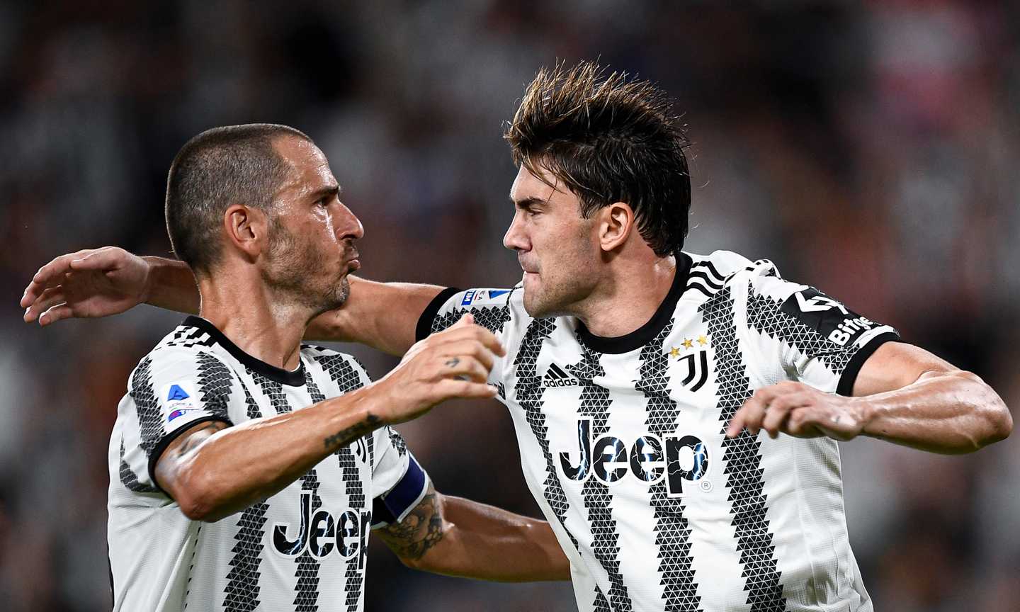 Juve, anche Vlahovic saluta Bonucci. E Leo gli fa una promessa FOTO ... Juve, anche Vlahovic saluta Bonucci. E Leo gli fa una promessa FOTO ...